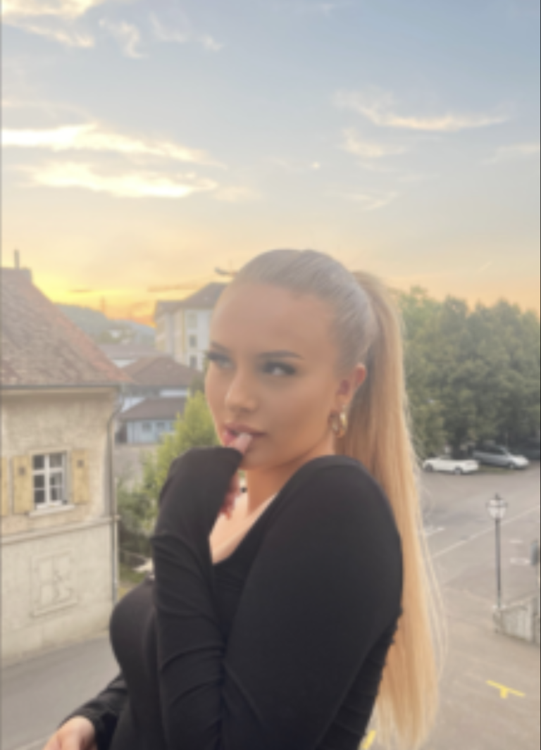 Top 10 Swiss OnlyFans Models | The Best Girls in Switzerland ...