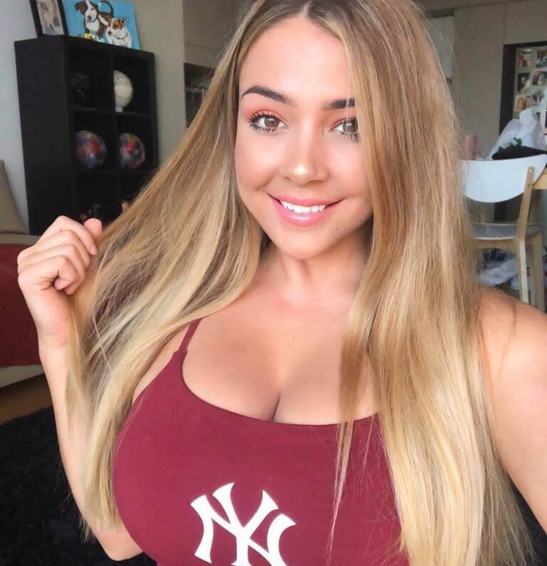 Top 10 Best Erotic ASMR Content Creators in OnlyFans | fanscribers.com